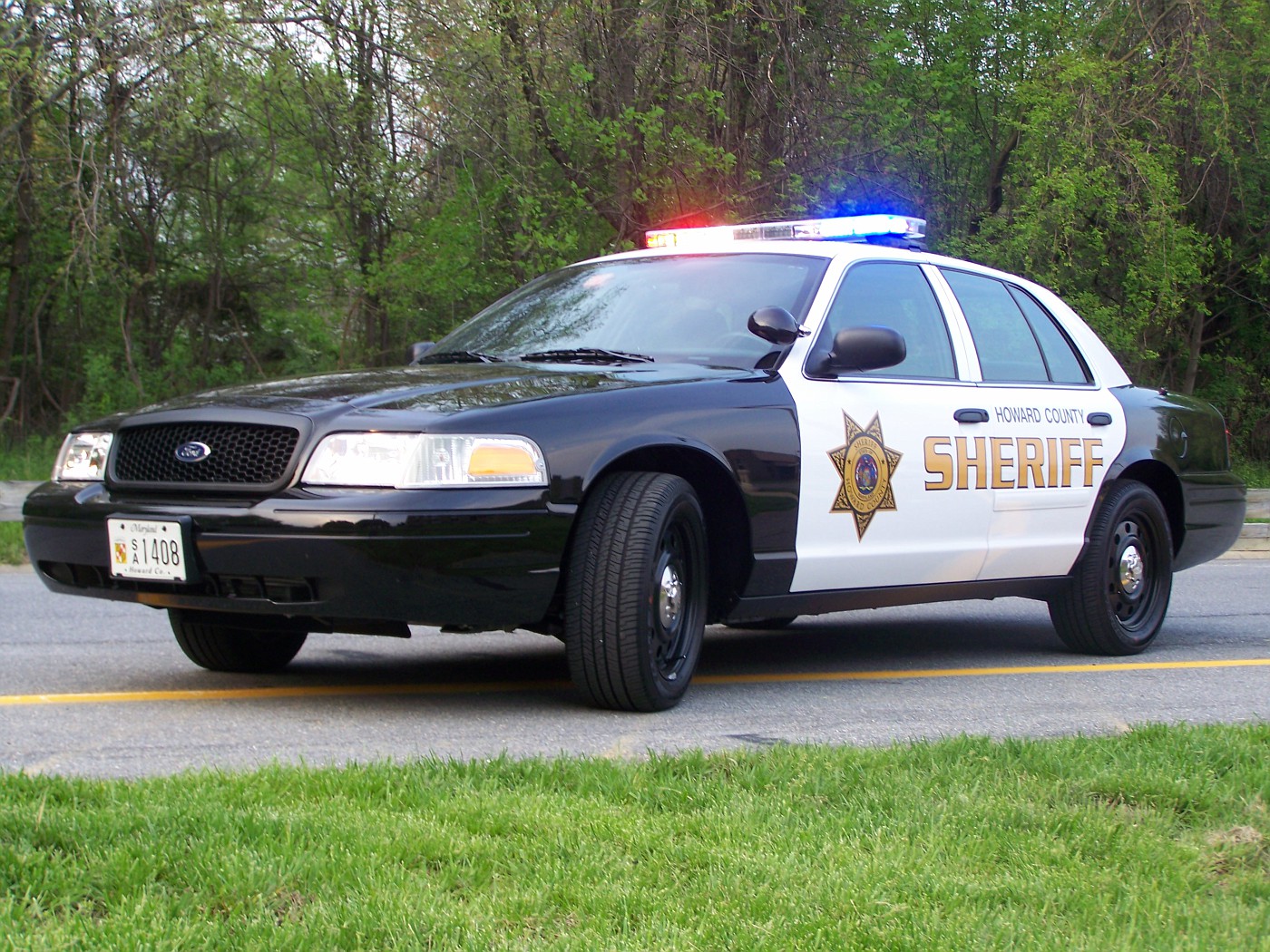 copcar dot com - The home of the American Police Car - Photo Archives