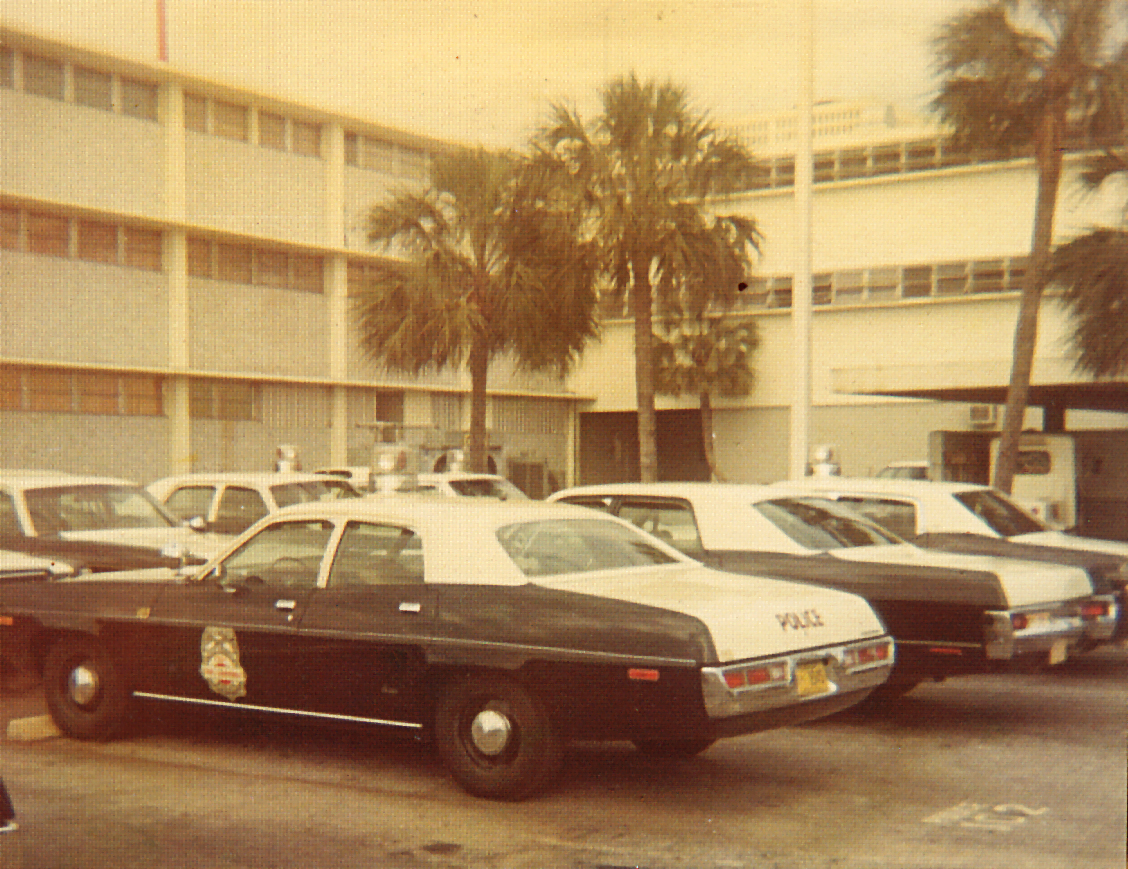 copcar dot com - The home of the American Police Car - Photo Archives