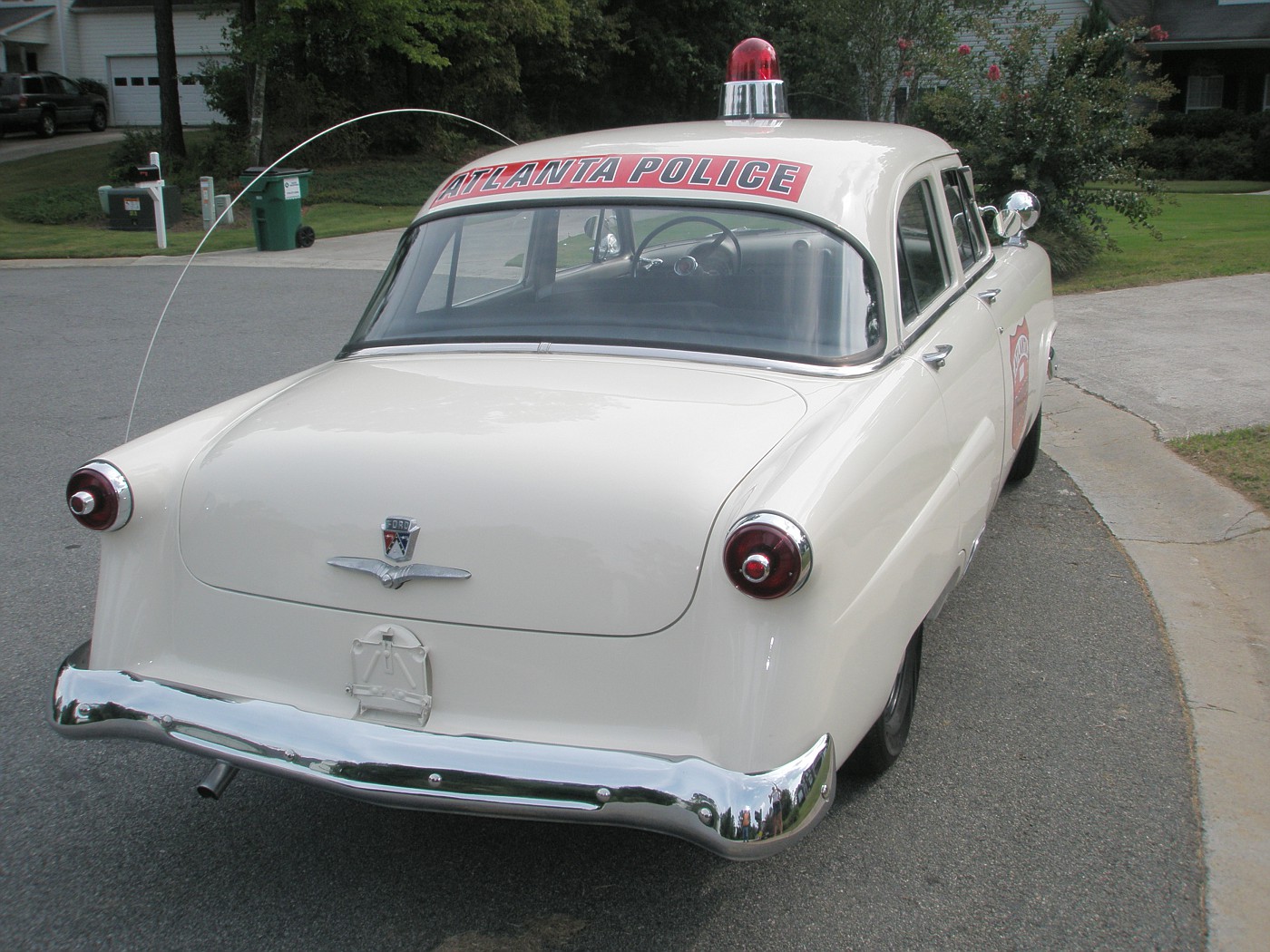 copcar dot com - The home of the American Police Car - Photo Archives