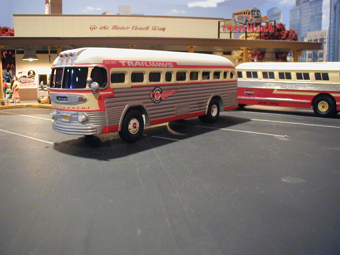 TRAILWAYS SYSTEM BUS MODELS GO BIG RED... album | Mackbuses.net ...