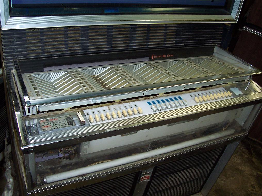 Photo: SSs160-263123f | 1967 Seeburg SS-160 Stereo Showcase Jukebox - S ...