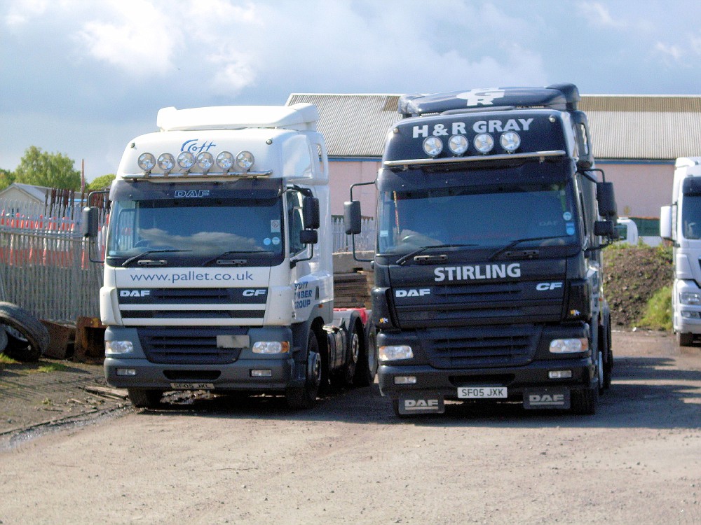 Photo: SF05 JXL & SF05 JXK | H. & R. Gray Haulage Ltd, Throsk, Stirling ...