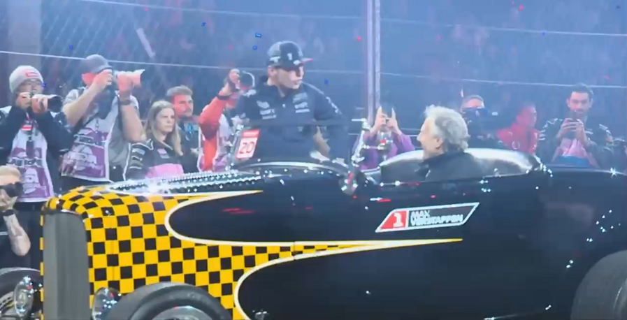 Photo: Max hopping in with Bruce (2) | BARRY LOBECK / BOB BAUDER ...